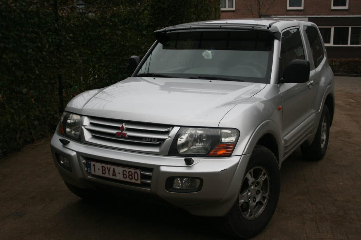 Zonneklep Mitsubishi Pajero MK3 (1999-2006) – Vosca