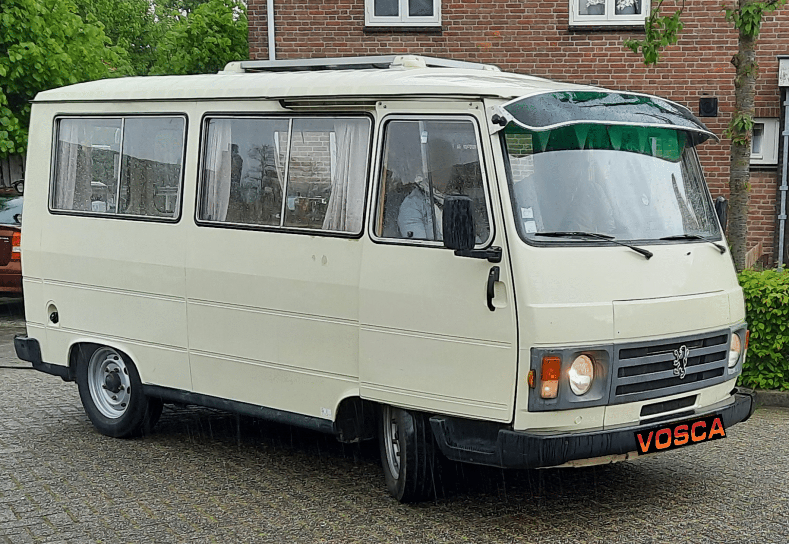 Classic Zonneklep Peugeot J9 (1981-1993) – Vosca