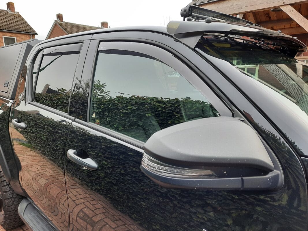 Sun-screen Toyota Hilux Revo 2015> (eighth generation) – Vosca