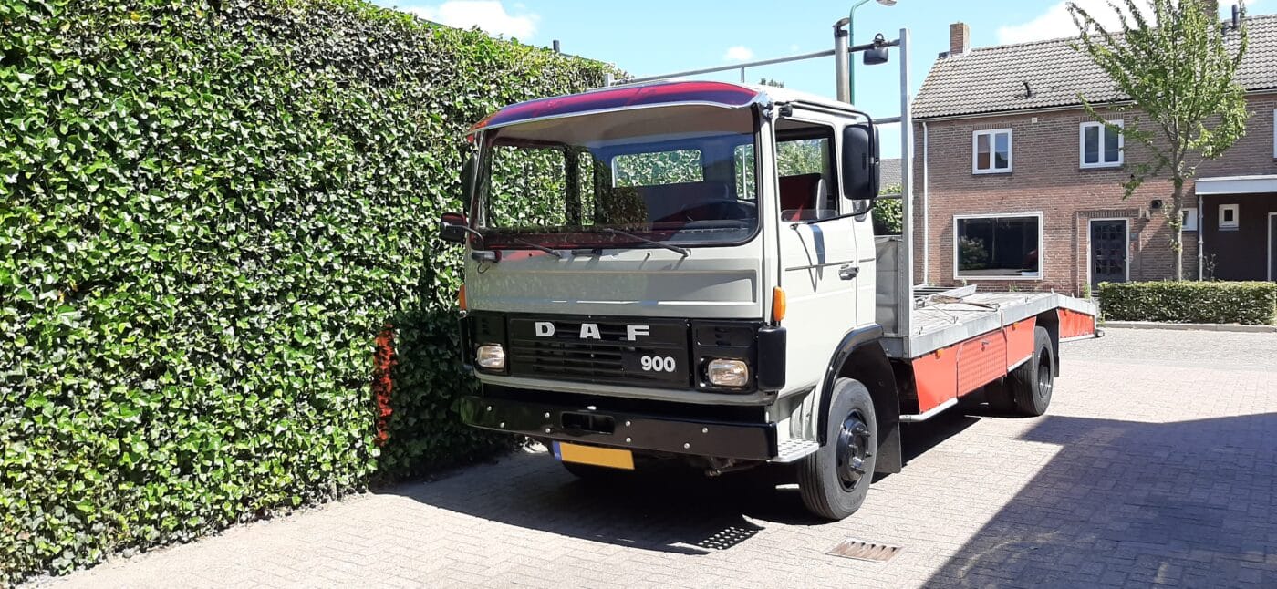 Classic Sun-screen DAF 900 – Vosca